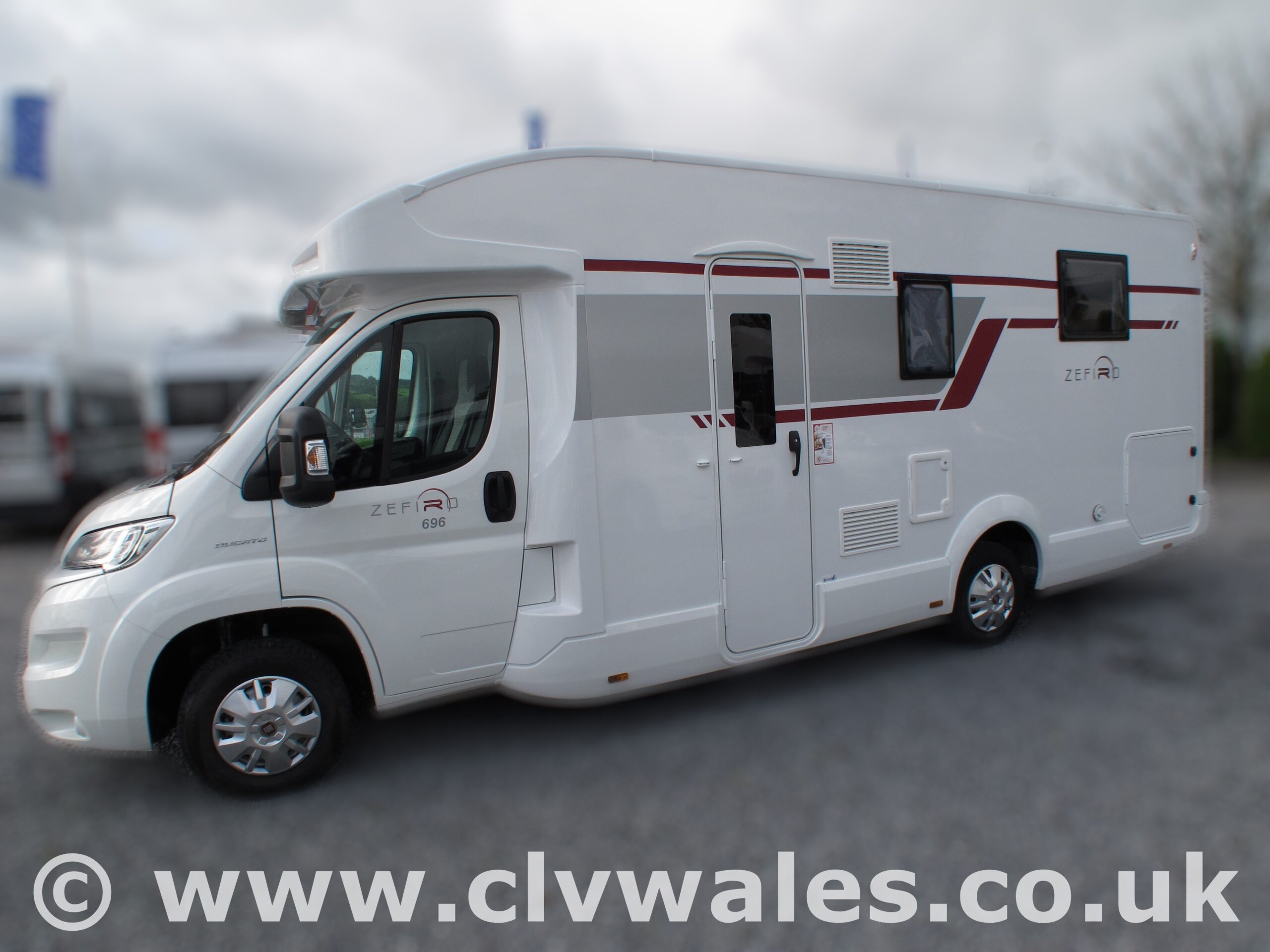 2019 Roller Team Zefiro 696 For Sale In South Wales Rt4307 3 Blurred ...